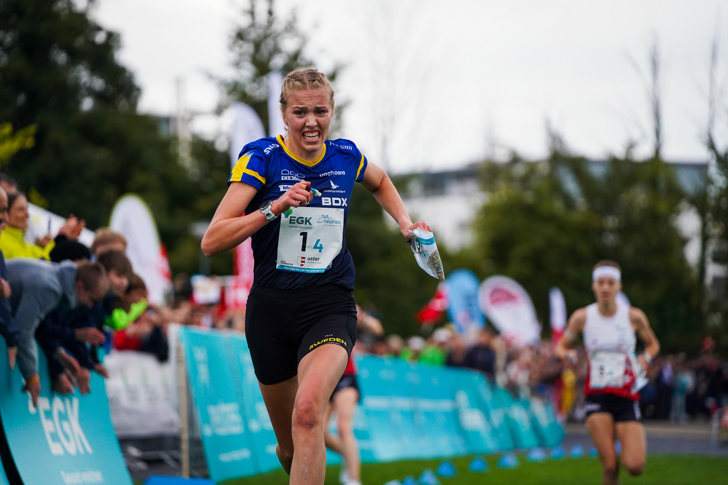 Hanna Lundberg spurtade ner Simona Aebersold till svensk världscupseger ...